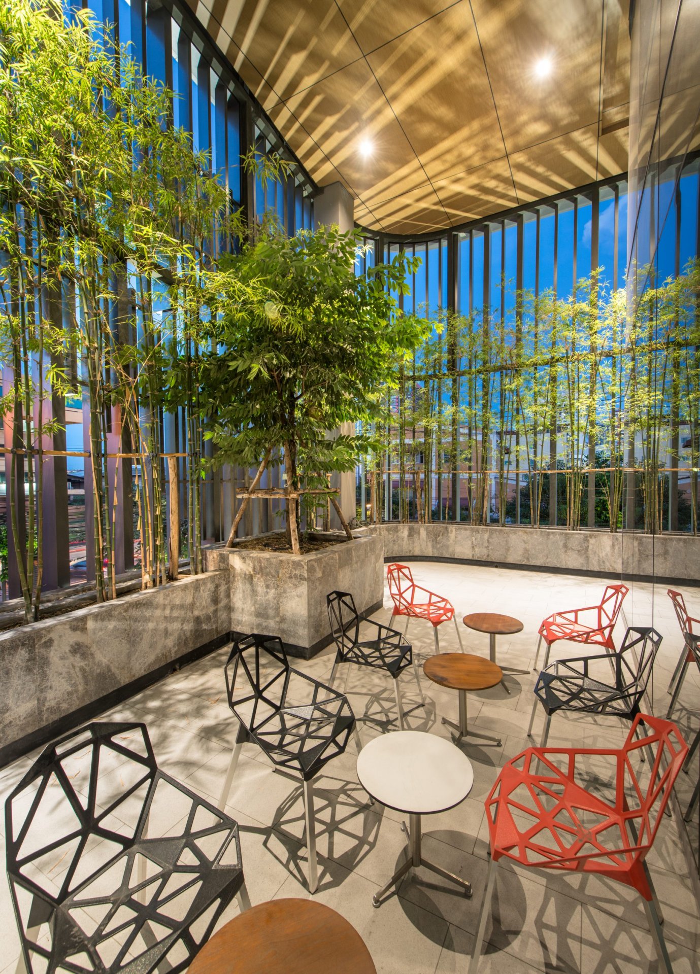 Experience: COM7 Headquarters